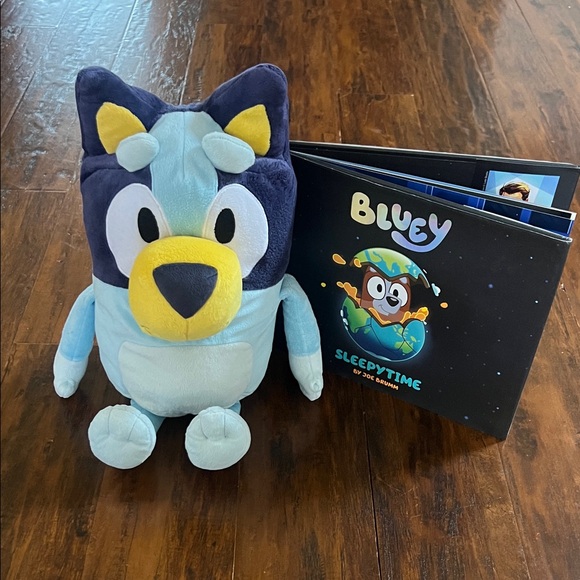Bluey | Toys | Bluey Jumbo 8 Inch Plush Bluey Sleepy Time Hardcover ...